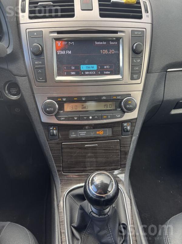 Black Toyota Avensis 2012 in Riga, with an engine capacity of 2.00 L and mileage of 264 thousand km for 4200 €, photo 11 on AUTOMOTO.COM.LV