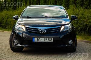Black Toyota Avensis 2013 in Jelgava, with an engine capacity of 1.80 L and mileage of 0 thousand km for 1700 €, photo 9 on AUTOMOTO.COM.LV