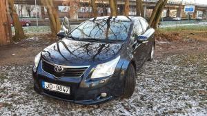 Melns Toyota Avensis 2013 Rīga, ar dzinēja tilpumu 2.20 L un nobraukumu 225 tūkst. km par 5550 €, foto  vietnē AUTOMOTO.COM.LV