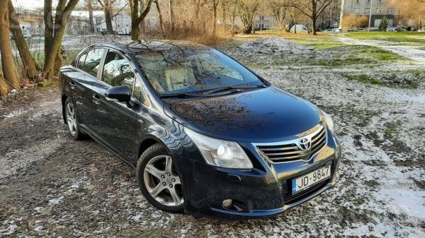 Black Toyota Avensis 2013 in Riga, with an engine capacity of 2.20 L and mileage of 225 thousand km for 5550 €, photo 3 on AUTOMOTO.COM.LV