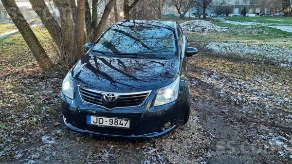 Black Toyota Avensis 2013 in Riga, with an engine capacity of 2.20 L and mileage of 225 thousand km for 5550 €, photo 6 on AUTOMOTO.COM.LV