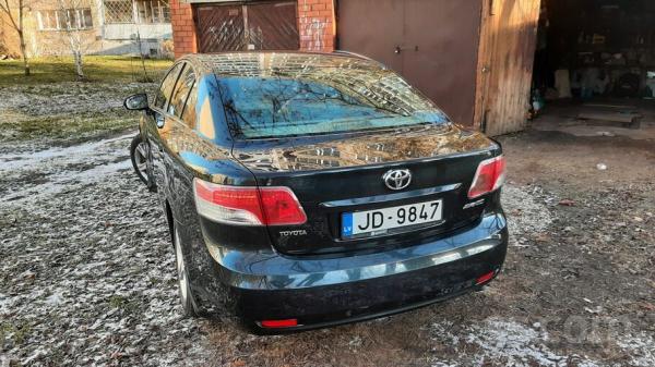 Black Toyota Avensis 2013 in Riga, with an engine capacity of 2.20 L and mileage of 225 thousand km for 5550 €, photo 8 on AUTOMOTO.COM.LV
