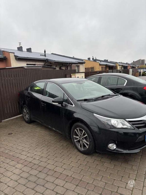 Black Toyota Avensis 2013 in Klaipeda, with an engine capacity of 1.80 L and mileage of 216 thousand km for 6000 €, photo 2 on AUTOMOTO.COM.LV