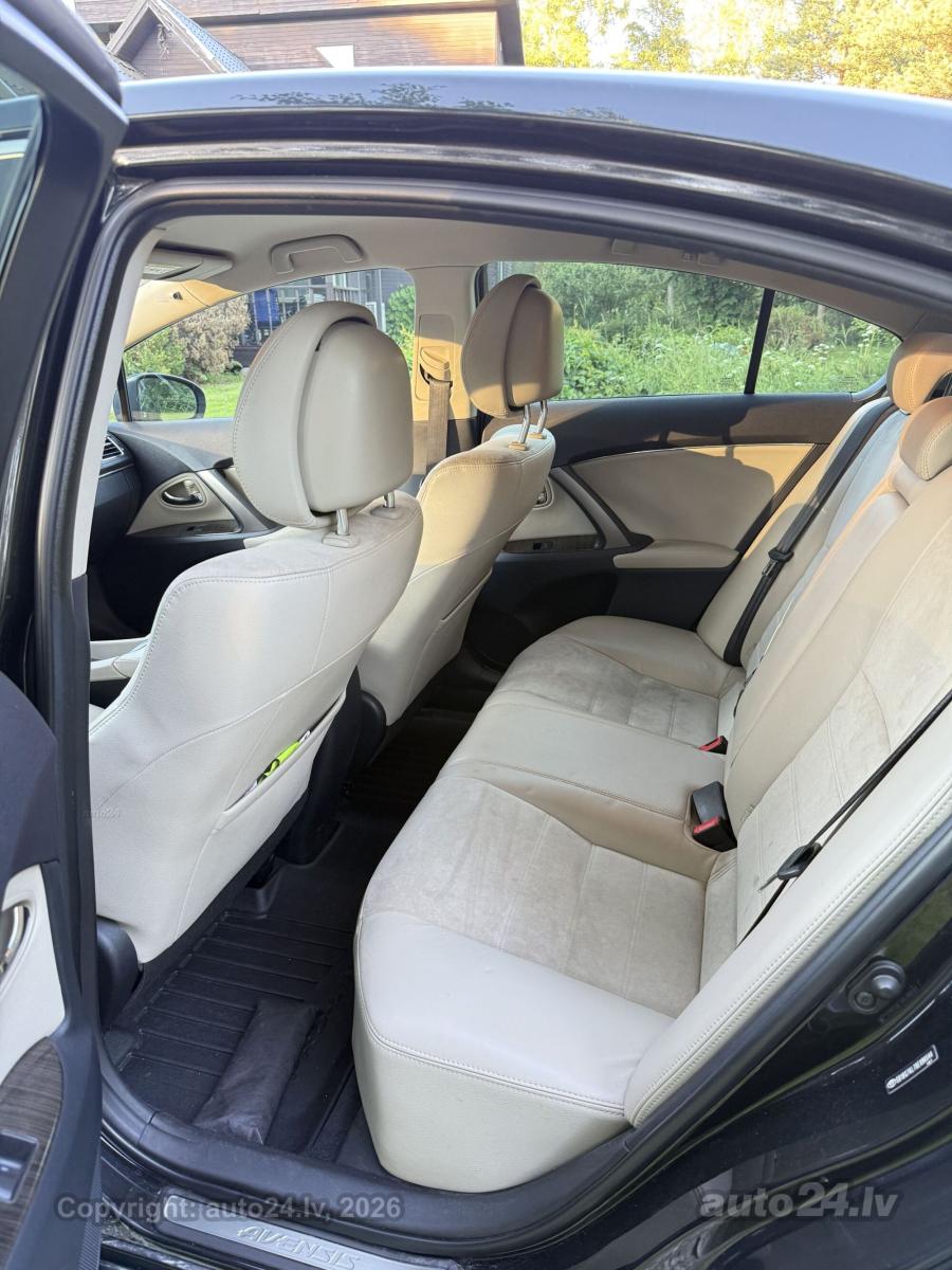 Melns Toyota Avensis 2013 Tallina, ar dzinēja tilpumu 1.80 L un nobraukumu 242 tūkst. km par 5500 €, foto 3 vietnē AUTOMOTO.COM.LV