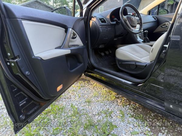 Melns Toyota Avensis 2013 Tallina, ar dzinēja tilpumu 1.80 L un nobraukumu 242 tūkst. km par 5500 €, foto 6 vietnē AUTOMOTO.COM.LV