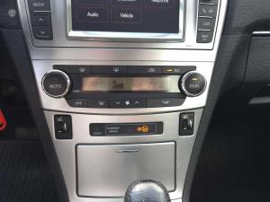 Melns Toyota Avensis 2013 Viļņa, ar dzinēja tilpumu 1.80 L un nobraukumu 249 tūkst. km par 6000 €, foto 15 vietnē AUTOMOTO.COM.LV