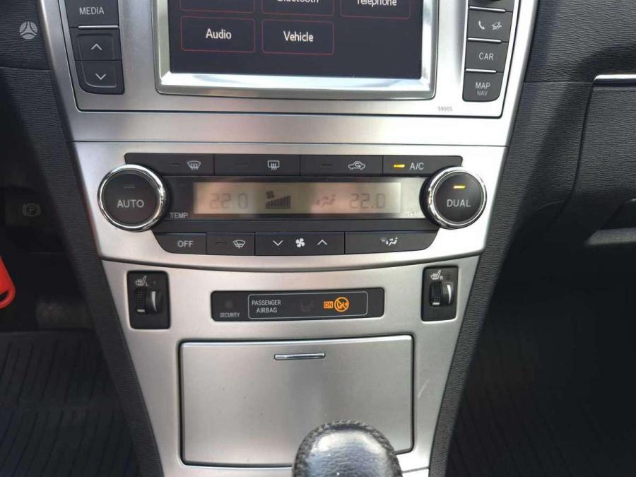 Melns Toyota Avensis 2013 Viļņa, ar dzinēja tilpumu 1.80 L un nobraukumu 249 tūkst. km par 6000 €, foto 15 vietnē AUTOMOTO.COM.LV