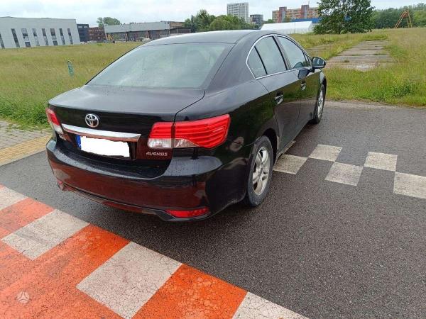 Toyota Avensis 2013 KauÅa vietnÄ Melns Toyota Avensis 2013 KauÅa, ar dzinÄja tilpumu 1.60 L un nobraukumu 296 tÅ«kst. km par 4500 ā¬, foto 3 vietnÄ AUTOMOTO.COM.LV