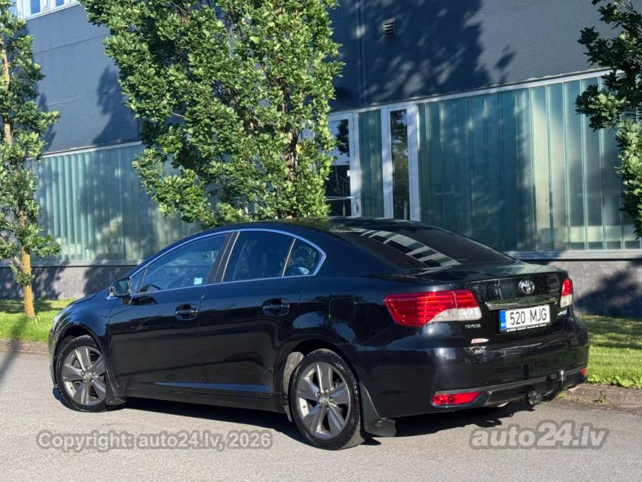 Черный Тойота Авенсис 2013 в Таллин, объемом двигателя 2.20 л и пробегом 154 тыс. км за 6250 €, фото 5 на AUTOMOTO.COM.LV