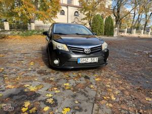 Melns Toyota Avensis 2013 Viļņa, ar dzinēja tilpumu 1.90 L un nobraukumu 362 tūkst. km par 4500 €, foto 3 vietnē AUTOMOTO.COM.LV