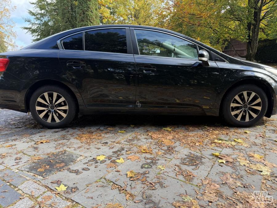 Melns Toyota Avensis 2013 Viļņa, ar dzinēja tilpumu 1.90 L un nobraukumu 362 tūkst. km par 4500 €, foto 4 vietnē AUTOMOTO.COM.LV