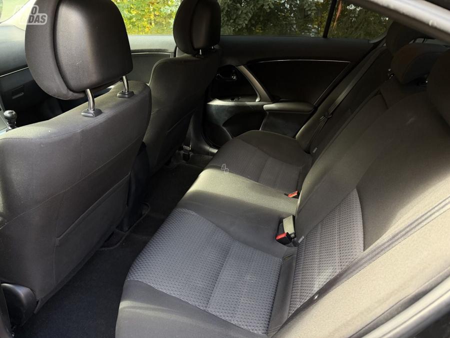 Melns Toyota Avensis 2013 Viļņa, ar dzinēja tilpumu 1.90 L un nobraukumu 362 tūkst. km par 4500 €, foto 12 vietnē AUTOMOTO.COM.LV