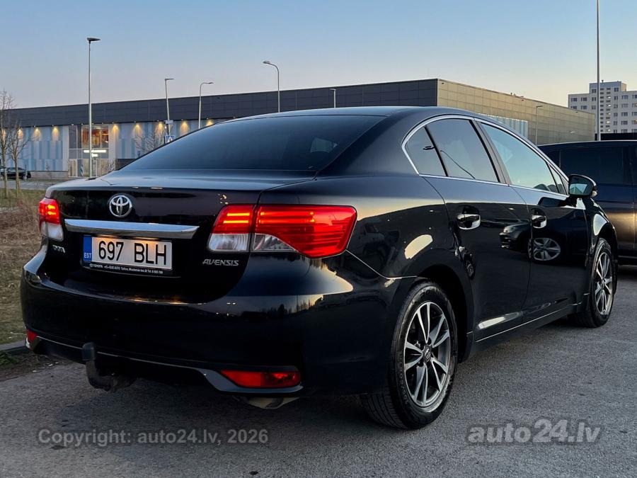 Melns Toyota Avensis 2014 Tallina, ar dzinēja tilpumu 1.80 L un nobraukumu 196 tūkst. km par 7495 €, foto 11 vietnē AUTOMOTO.COM.LV