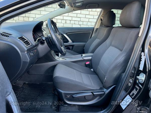 Melns Toyota Avensis 2014 Tallina, ar dzinēja tilpumu 1.80 L un nobraukumu 196 tūkst. km par 7495 €, foto 11 vietnē AUTOMOTO.COM.LV