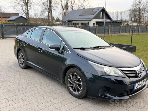 Черный Тойота Авенсис 2014 в Рига, объемом двигателя 2.00 л и пробегом 314 тыс. км за 4000 €, фото 2 на AUTOMOTO.COM.LV