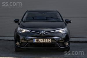 Black Toyota Avensis 2015 in Riga, with an engine capacity of 1.80 L and mileage of 0 thousand km for 11000 €, photo 2 on AUTOMOTO.COM.LV