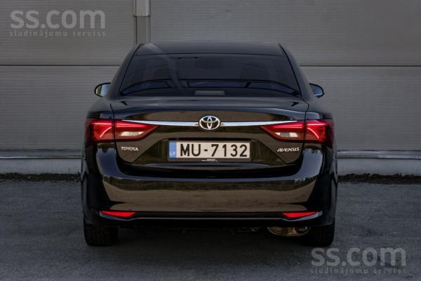 Black Toyota Avensis 2015 in Riga, with an engine capacity of 1.80 L and mileage of 0 thousand km for 11000 €, photo 5 on AUTOMOTO.COM.LV