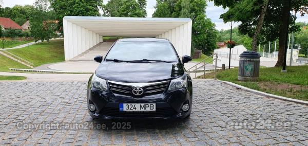 Melns Toyota Avensis 2015 Tallina, ar dzinēja tilpumu 1.80 L un nobraukumu 160 tūkst. km par 9500 €, foto 1 vietnē AUTOMOTO.COM.LV