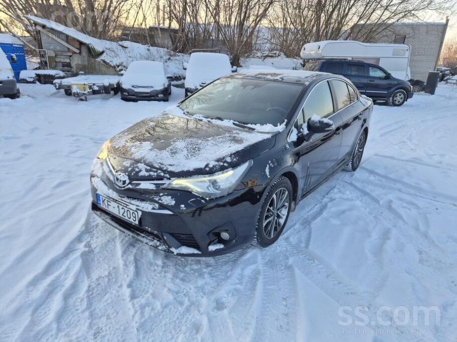 Black Toyota Avensis 2015 in Riga, with an engine capacity of 2.00 L and mileage of 309 thousand km for 9490 €, photo 1 on AUTOMOTO.COM.LV