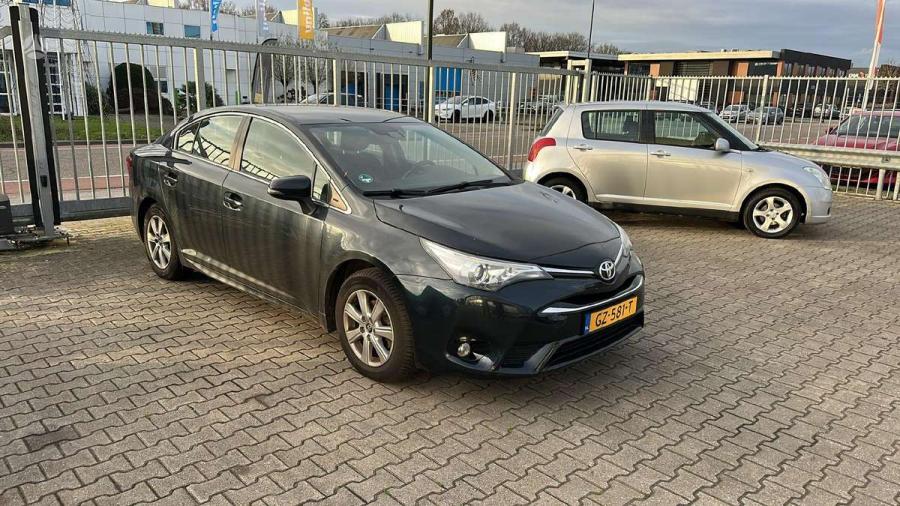 Melns Toyota Avensis 2015 Viļņa, ar dzinēja tilpumu 1.80 L un nobraukumu 260 tūkst. km par 11750 €, foto 39 vietnē AUTOMOTO.COM.LV