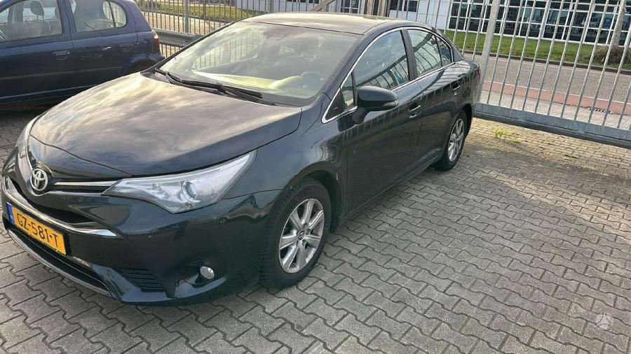 Melns Toyota Avensis 2015 Viļņa, ar dzinēja tilpumu 1.80 L un nobraukumu 260 tūkst. km par 11750 €, foto 40 vietnē AUTOMOTO.COM.LV
