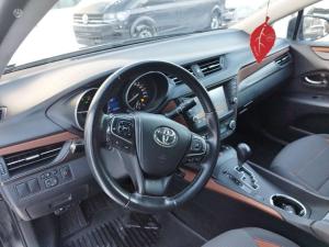 Black Toyota Avensis 2015 in Utena, with an engine capacity of 1.80 L and mileage of 221 thousand km for 10100 €, photo 14 on AUTOMOTO.COM.LV