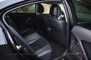 Black Toyota Avensis 2015 in Tallinn, with an engine capacity of 2.00 L and mileage of 213 thousand km for 9000 €, photo 9 on AUTOMOTO.COM.LV