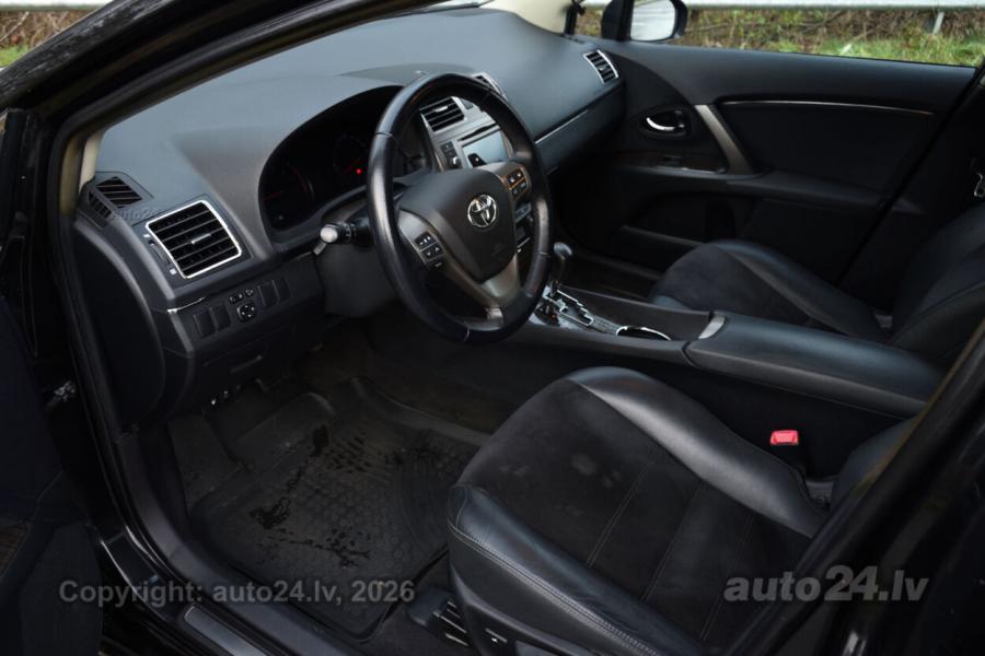Black Toyota Avensis 2015 in Tallinn, with an engine capacity of 2.00 L and mileage of 213 thousand km for 9000 €, photo 13 on AUTOMOTO.COM.LV