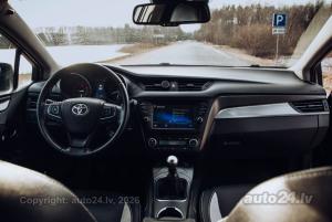 Черный Тойота Авенсис 2015 в Тюри, объемом двигателя 1.80 л и пробегом 205 тыс. км за 9999 €, фото 12 на AUTOMOTO.COM.LV