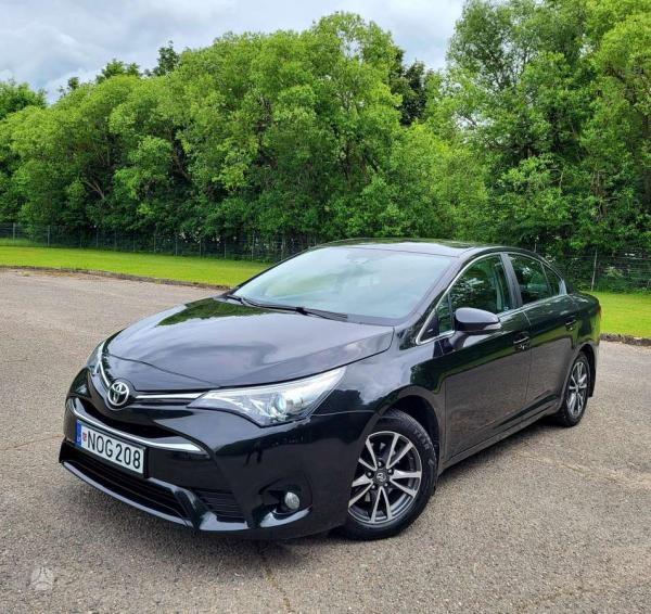 Black Toyota Avensis 2015 in Siauliai, with an engine capacity of 2.00 L and mileage of 300 thousand km for 8550 €, photo 2 on AUTOMOTO.COM.LV