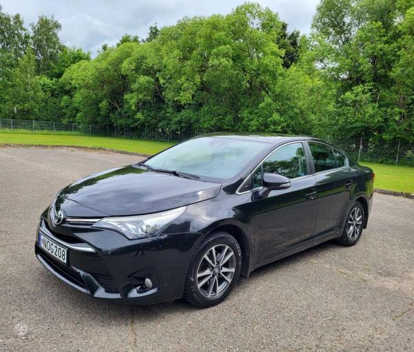 Black Toyota Avensis 2015 in Siauliai, with an engine capacity of 2.00 L and mileage of 300 thousand km for 8550 €, photo 3 on AUTOMOTO.COM.LV