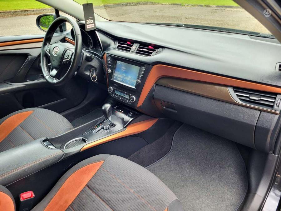 Melns Toyota Avensis 2015 Šauļi, ar dzinēja tilpumu 2.00 L un nobraukumu 300 tūkst. km par 8550 €, foto 8 vietnē AUTOMOTO.COM.LV