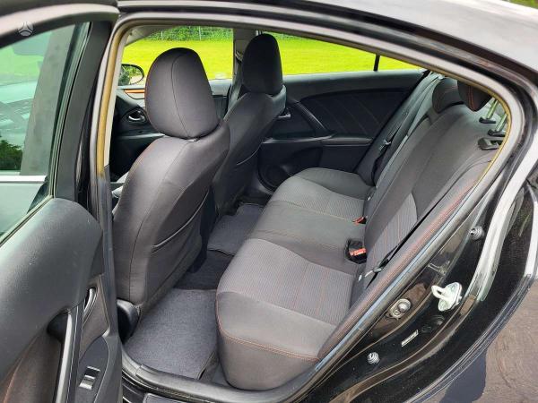 Black Toyota Avensis 2015 in Siauliai, with an engine capacity of 2.00 L and mileage of 300 thousand km for 8550 €, photo 9 on AUTOMOTO.COM.LV