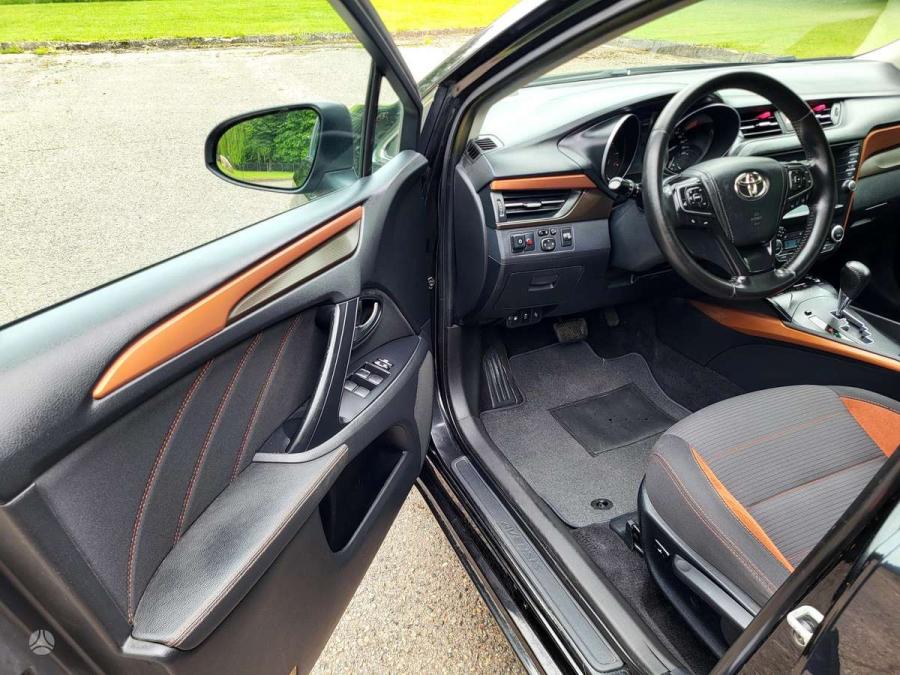 Melns Toyota Avensis 2015 Šauļi, ar dzinēja tilpumu 2.00 L un nobraukumu 300 tūkst. km par 8550 €, foto 24 vietnē AUTOMOTO.COM.LV