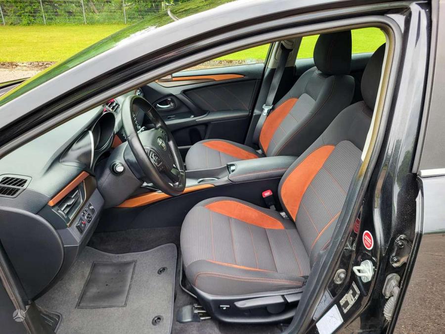 Melns Toyota Avensis 2015 Šauļi, ar dzinēja tilpumu 2.00 L un nobraukumu 300 tūkst. km par 8550 €, foto 26 vietnē AUTOMOTO.COM.LV