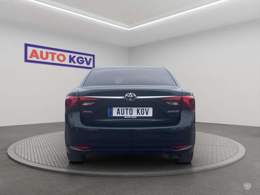 Черный Тойота Авенсис 2015 в Вильнюс, объемом двигателя 1.80 л и пробегом 340 тыс. км за 9999 €, фото 5 на AUTOMOTO.COM.LV