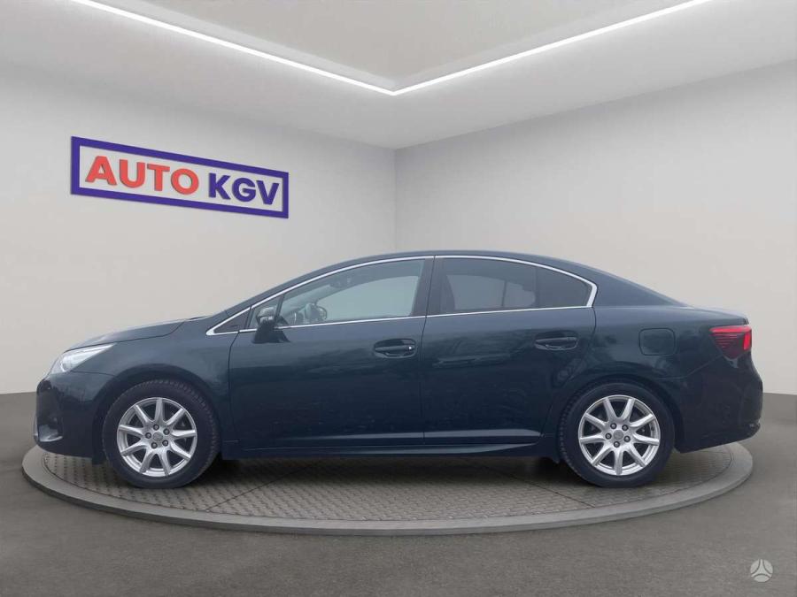 Black Toyota Avensis 2015 in Vilnius, with an engine capacity of 1.80 L and mileage of 340 thousand km for 9499 €, photo 3 on AUTOMOTO.COM.LV