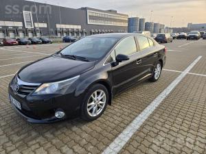 Черный Тойота Авенсис 2015 в Рига, объемом двигателя 1.80 л и пробегом 176 тыс. км за 8900 €, фото  на AUTOMOTO.COM.LV
