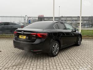 Black Toyota Avensis 2016 in Avizieniai, with an engine capacity of 2.00 L and mileage of 61 thousand km for 15300 €, photo 2 on AUTOMOTO.COM.LV