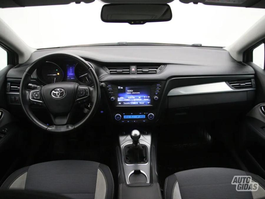 Black Toyota Avensis 2016 in Vilnius, with an engine capacity of 1.80 L and mileage of 150 thousand km for 10999 €, photo 3 on AUTOMOTO.COM.LV