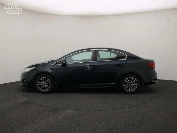 Black Toyota Avensis 2016 in Vilnius, with an engine capacity of 1.80 L and mileage of 150 thousand km for 10999 €, photo 6 on AUTOMOTO.COM.LV