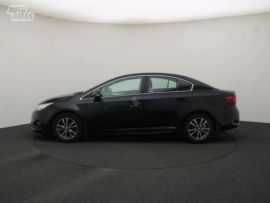 Black Toyota Avensis 2016 in Vilnius, with an engine capacity of 1.80 L and mileage of 150 thousand km for 10999 €, photo 7 on AUTOMOTO.COM.LV