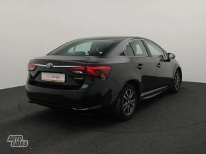 Black Toyota Avensis 2016 in Vilnius, with an engine capacity of 1.80 L and mileage of 150 thousand km for 10999 €, photo 9 on AUTOMOTO.COM.LV