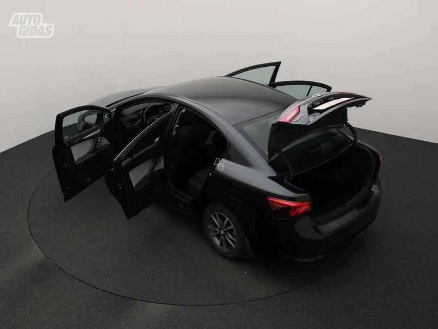 Black Toyota Avensis 2016 in Vilnius, with an engine capacity of 1.80 L and mileage of 150 thousand km for 10999 €, photo 14 on AUTOMOTO.COM.LV