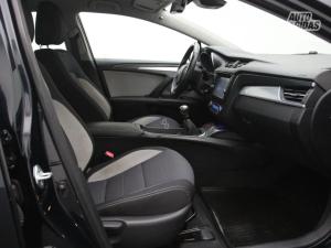 Black Toyota Avensis 2016 in Vilnius, with an engine capacity of 1.80 L and mileage of 150 thousand km for 10999 €, photo 15 on AUTOMOTO.COM.LV