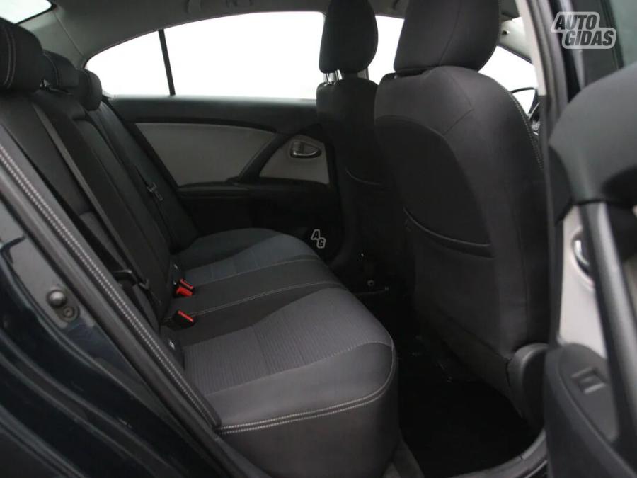 Black Toyota Avensis 2016 in Vilnius, with an engine capacity of 1.80 L and mileage of 150 thousand km for 10999 €, photo 16 on AUTOMOTO.COM.LV