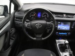 Black Toyota Avensis 2016 in Vilnius, with an engine capacity of 1.80 L and mileage of 150 thousand km for 10999 €, photo 18 on AUTOMOTO.COM.LV