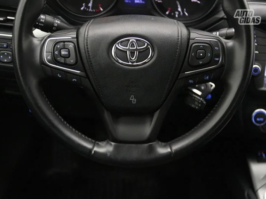 Black Toyota Avensis 2016 in Vilnius, with an engine capacity of 1.80 L and mileage of 150 thousand km for 10999 €, photo 19 on AUTOMOTO.COM.LV