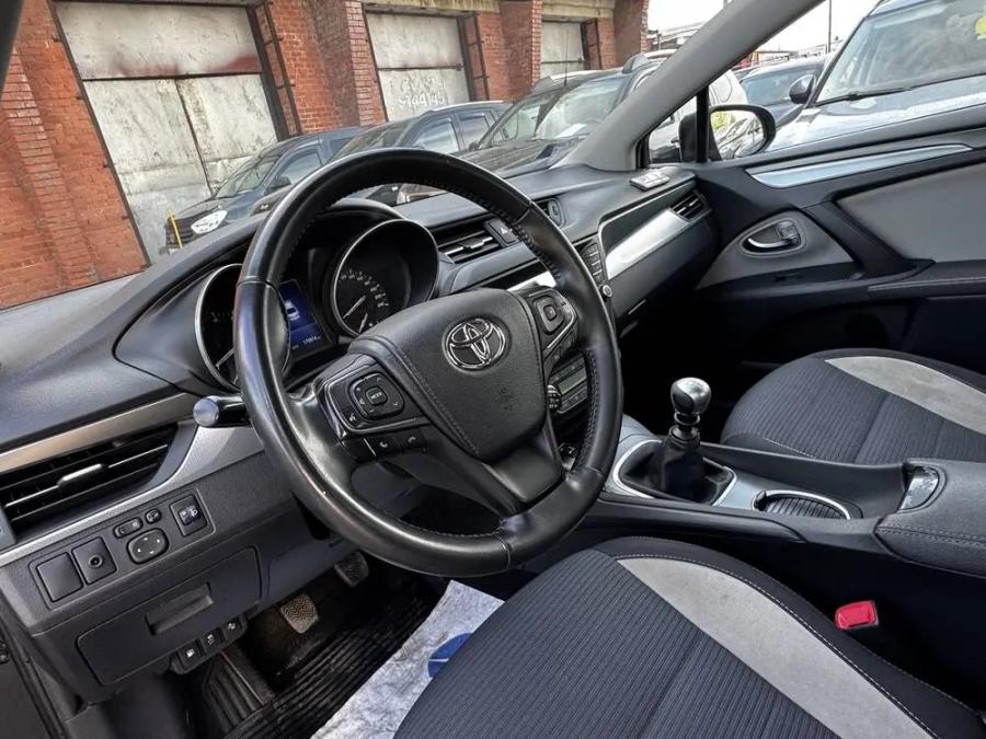Melns Toyota Avensis 2016 Daugavpils, ar dzinēja tilpumu 1.80 L un nobraukumu 166 tūkst. km par 9990 €, foto 16 vietnē AUTOMOTO.COM.LV