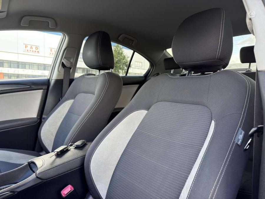 Melns Toyota Avensis 2016 Panevēža, ar dzinēja tilpumu 2.00 L un nobraukumu 244 tūkst. km par 7950 €, foto 14 vietnē AUTOMOTO.COM.LV